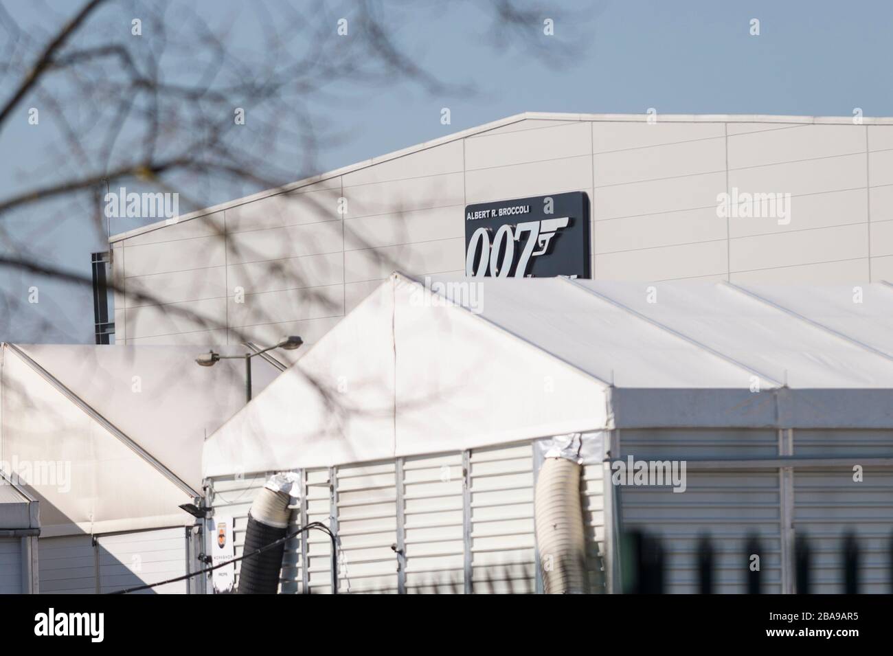 007 stage hi-res stock photography and images - Alamy