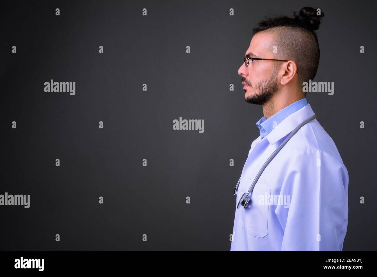 Turkish side profile hi-res stock photography and images - Alamy