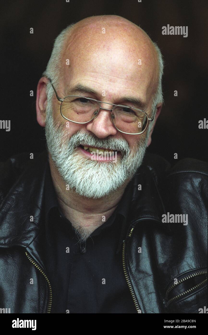 Terry pratchett book hi-res stock photography and images - Alamy
