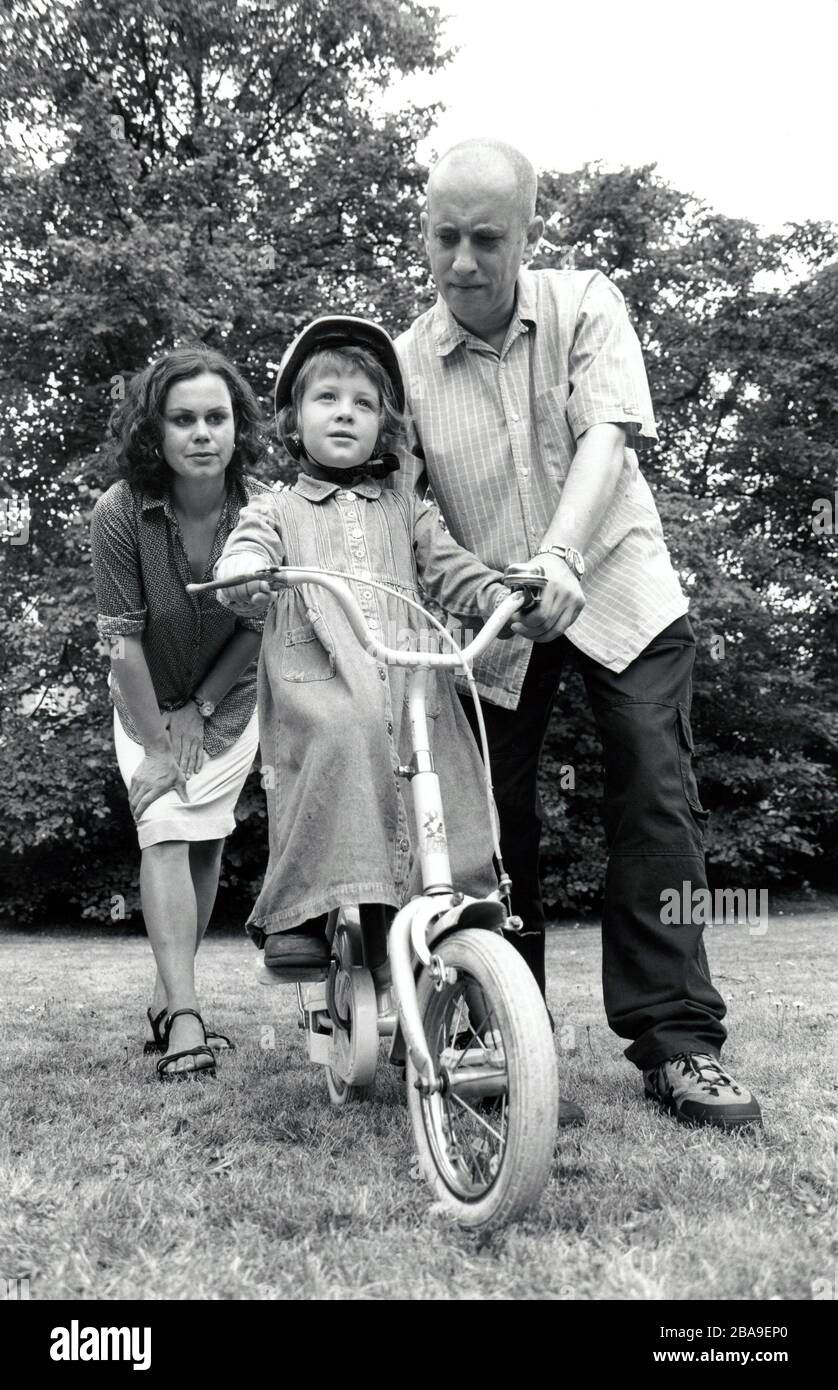 1990s family parents child hi-res stock photography and images - Alamy