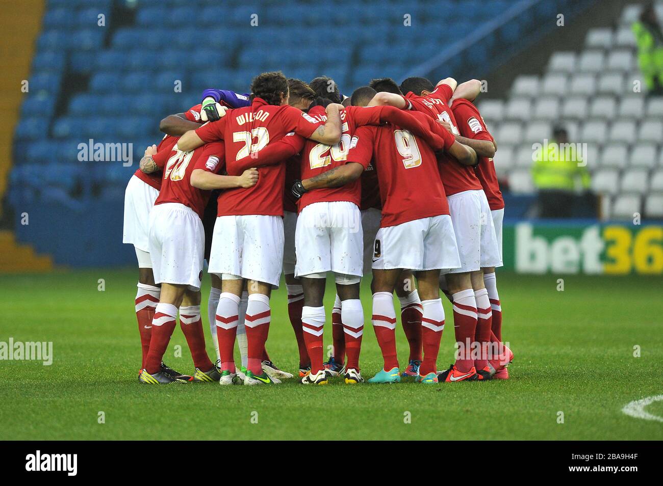 Athletic huddle hi-res stock photography and images - Alamy