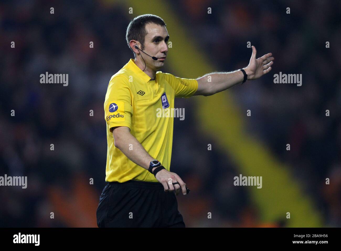 Referee David Coote Stock Photo - Alamy
