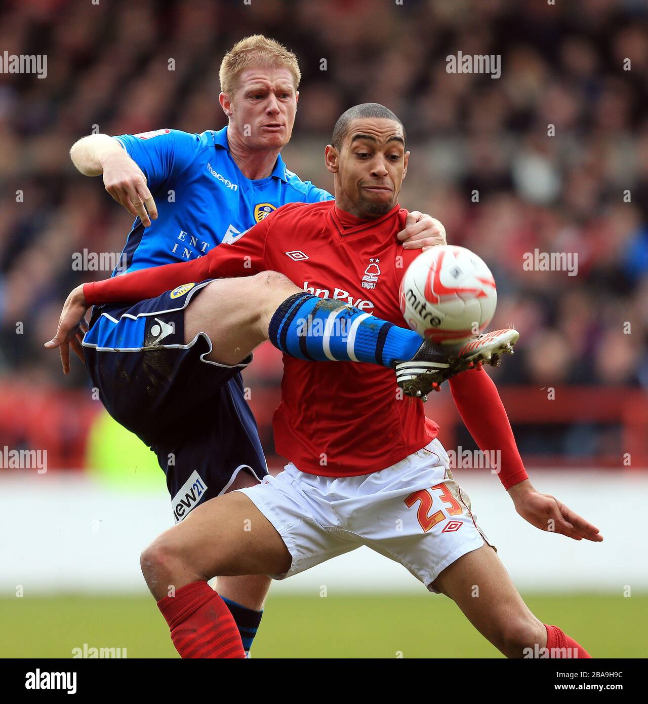 Nottingham Forest's Dexter Blackstock (right) and Leeds United's Alan ...