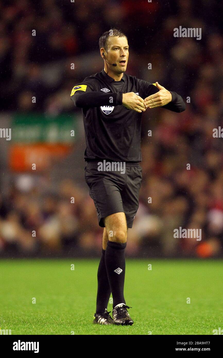 Referee Mark Clattenburg Stock Photo - Alamy