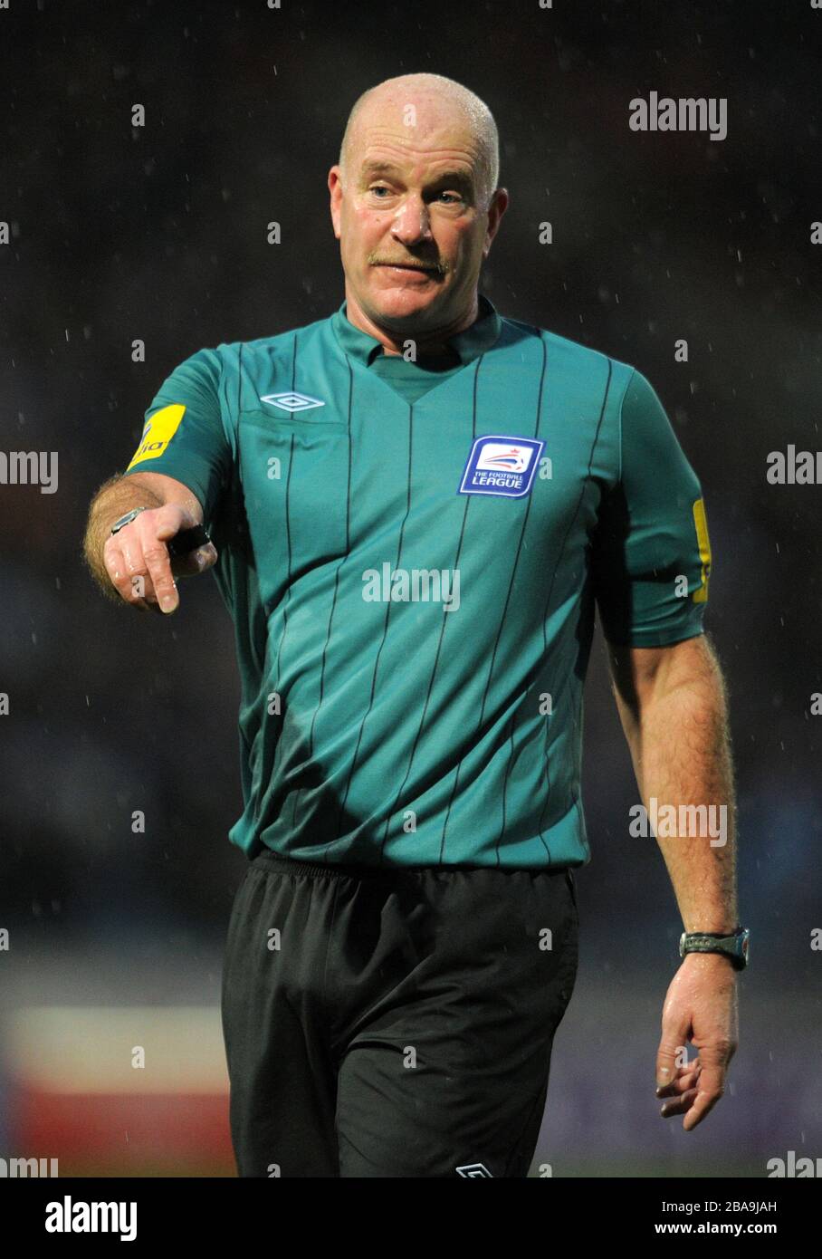Referee nigel miller hi-res stock photography and images - Alamy