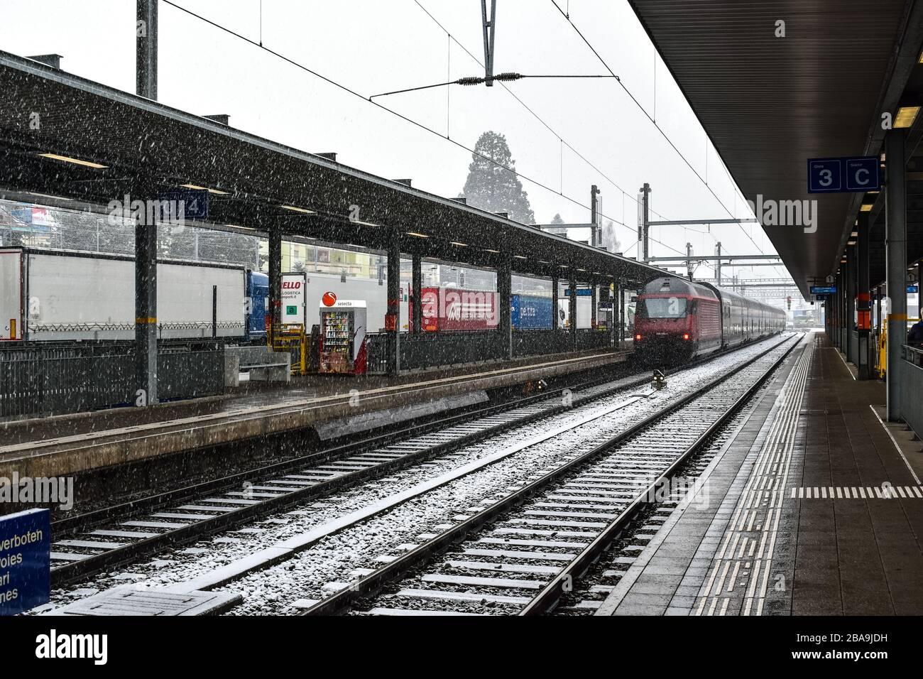 Bahnhof chur hi-res stock photography and images - Alamy