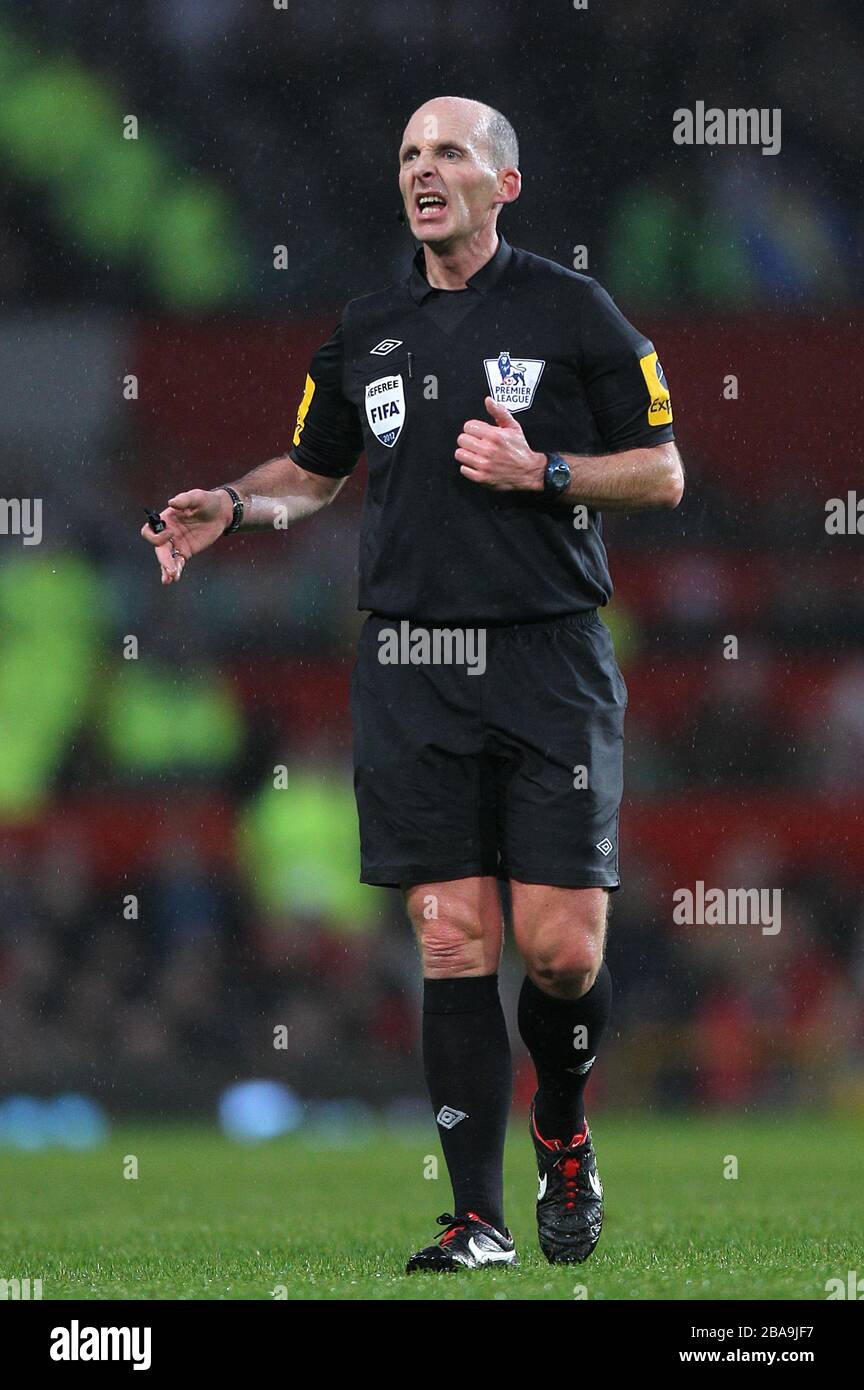Mike Dean, referee Stock Photo - Alamy
