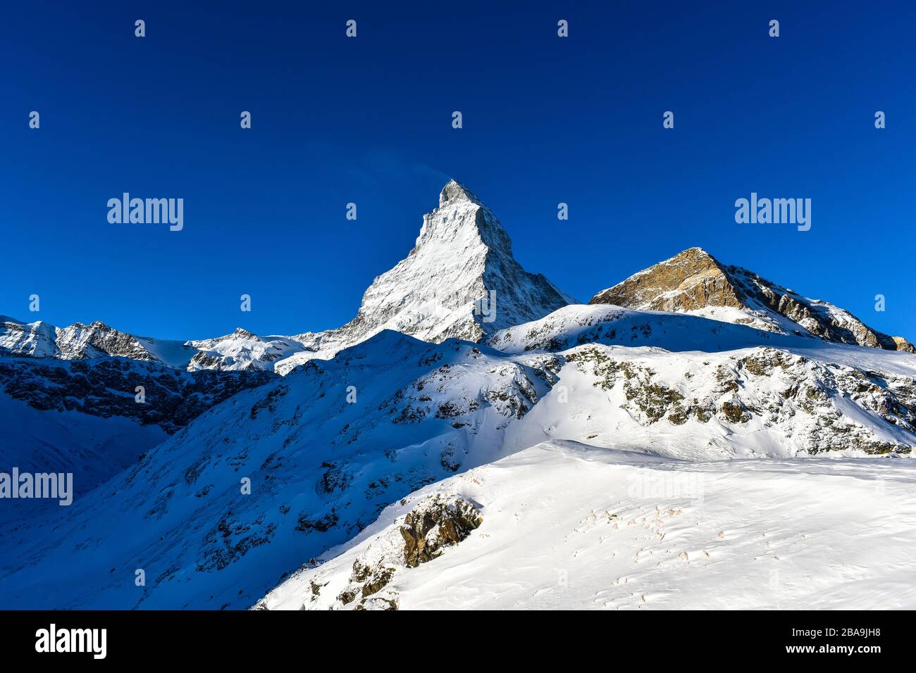 Pyramidal peak hi-res stock photography and images - Alamy