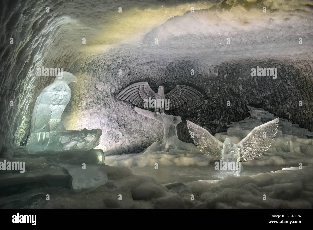 Ice palace hi-res stock photography and images - Alamy
