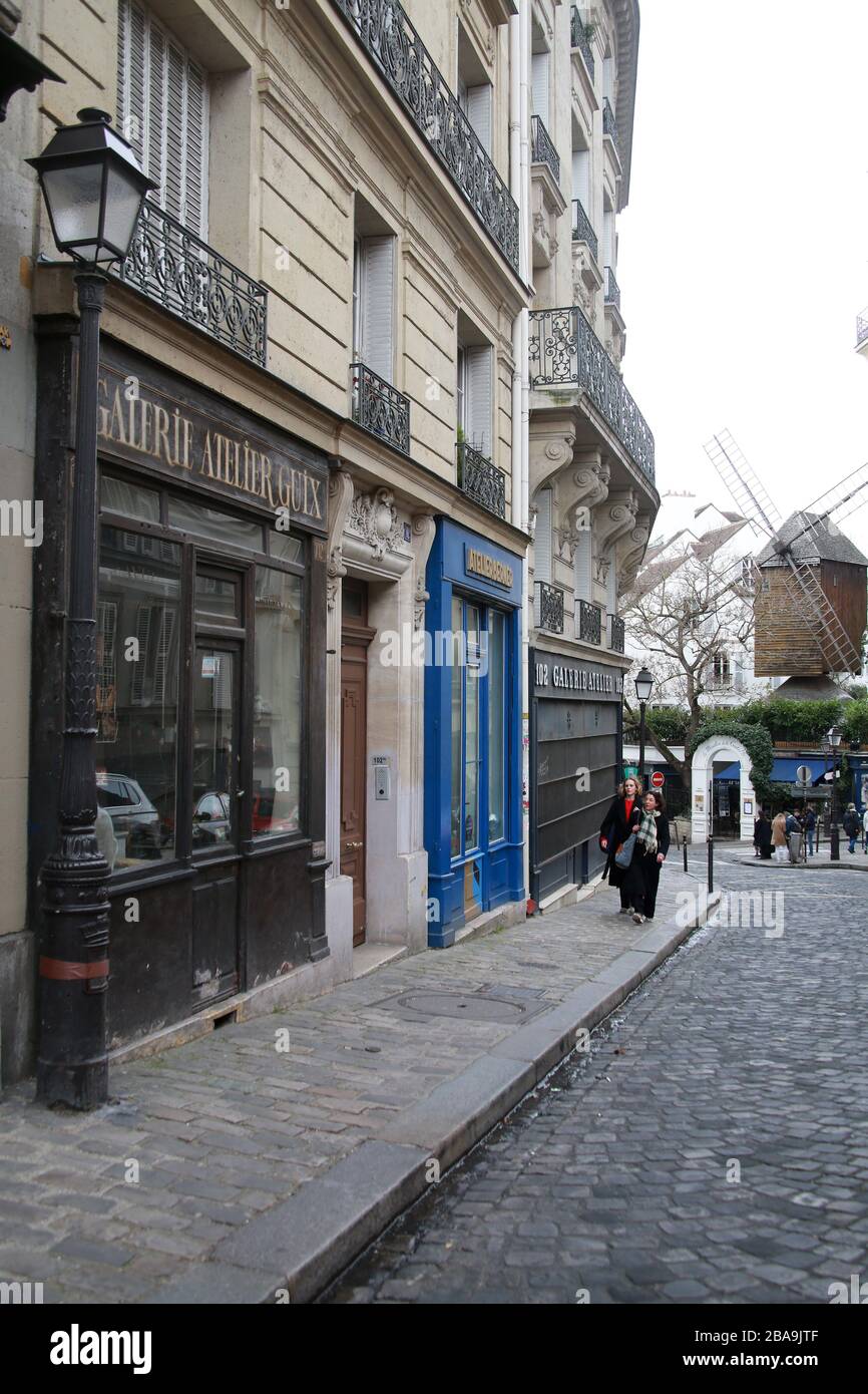 Chocolate shop front paris hi-res stock photography and images - Alamy