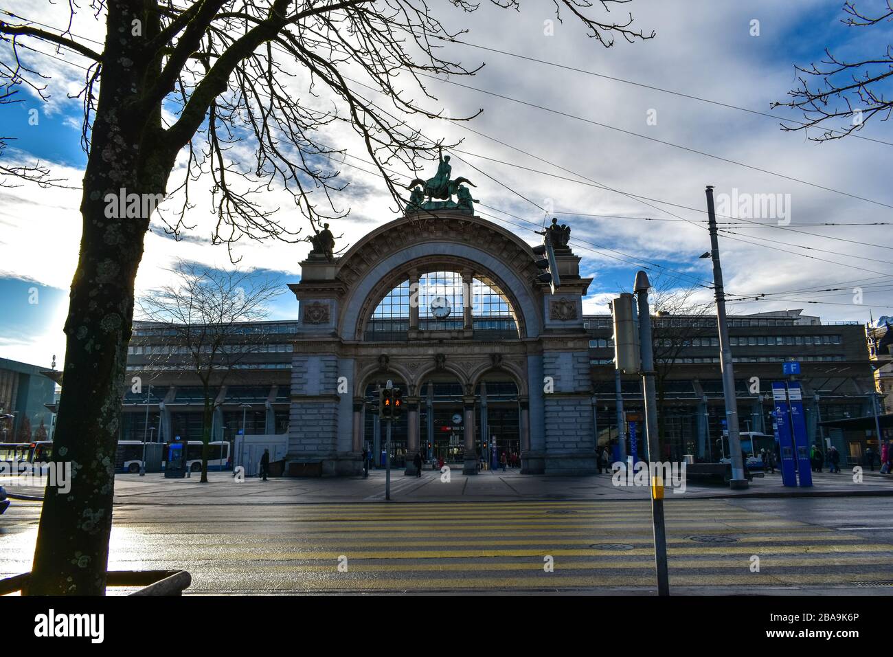 Train in station lucerne hi-res stock photography and images - Alamy