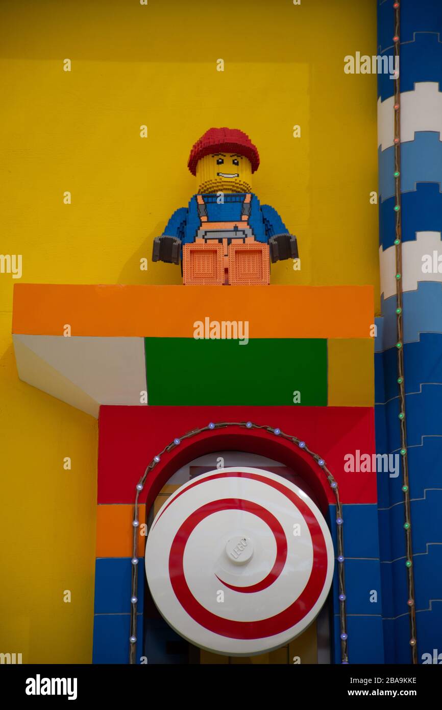 Builder bricks uae hi-res stock photography and images - Alamy