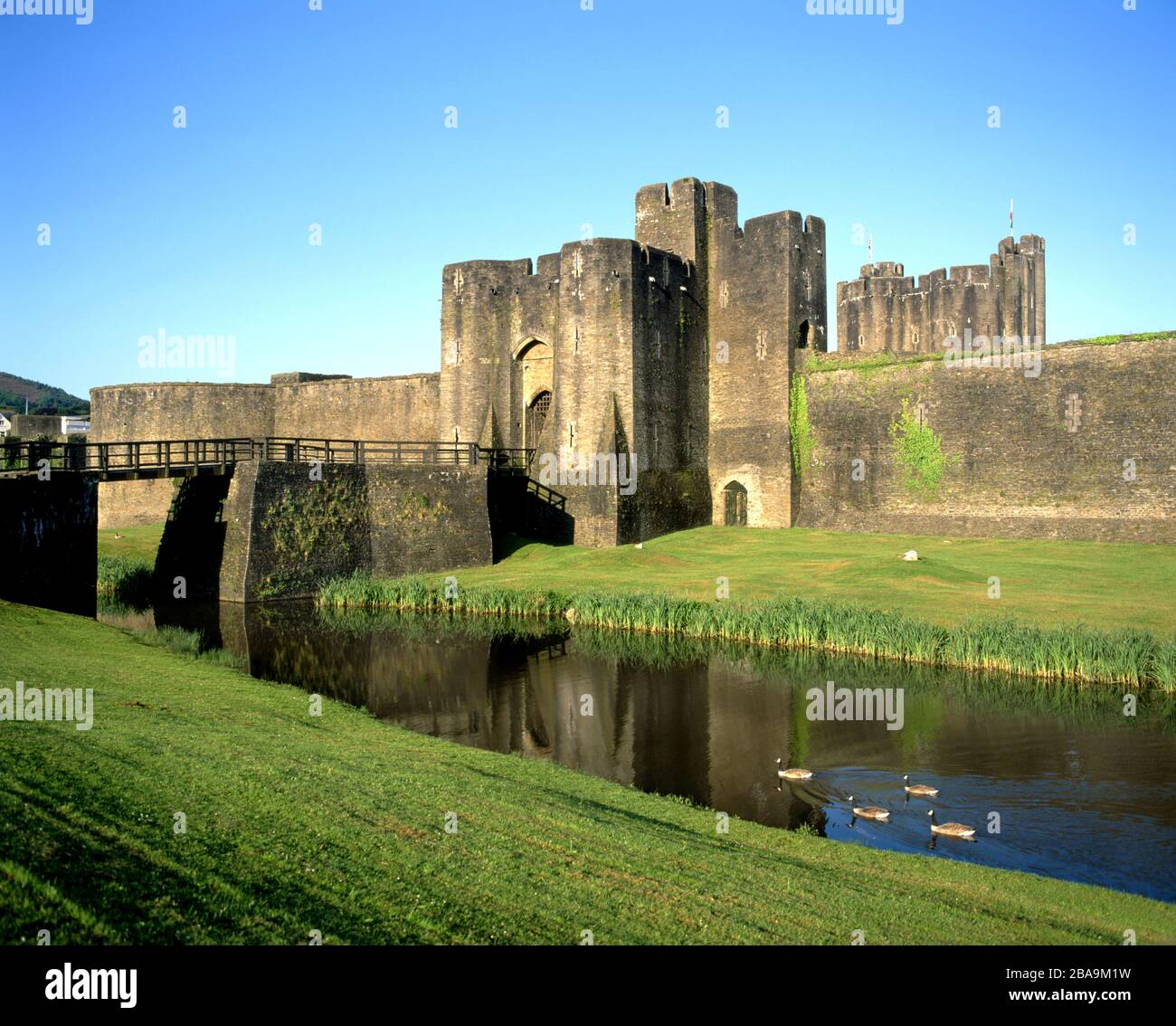 Caerphilly castle south wales hi-res stock photography and images - Alamy