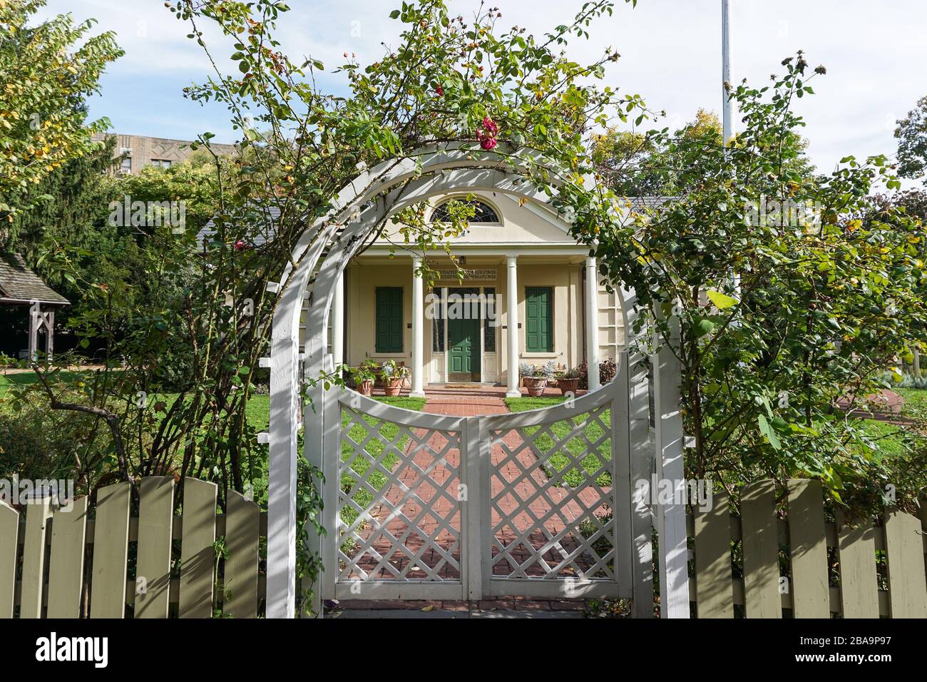 Brooklyn botanic garden building hi-res stock photography and images ...