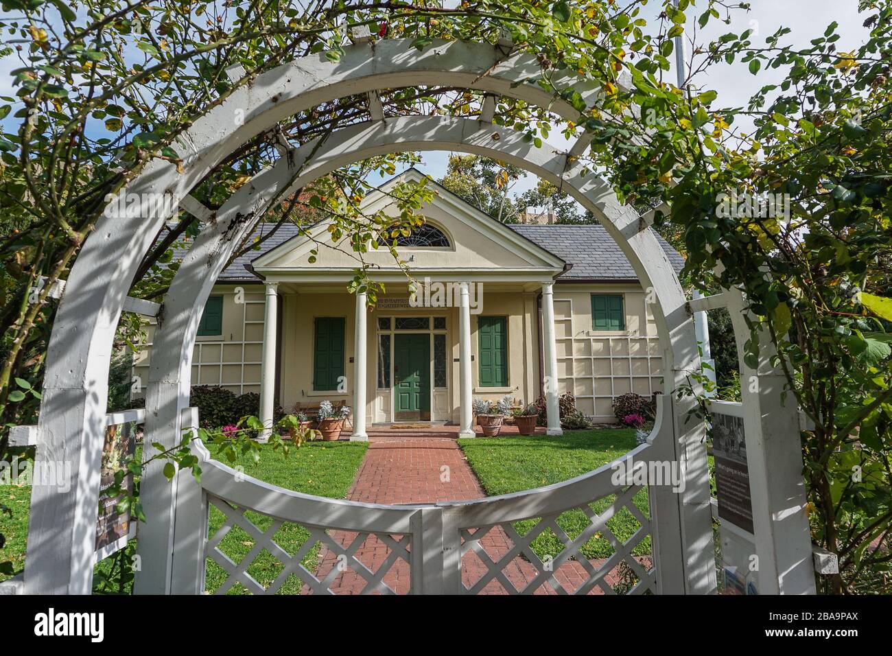 Brooklyn botanic garden building hi-res stock photography and images ...