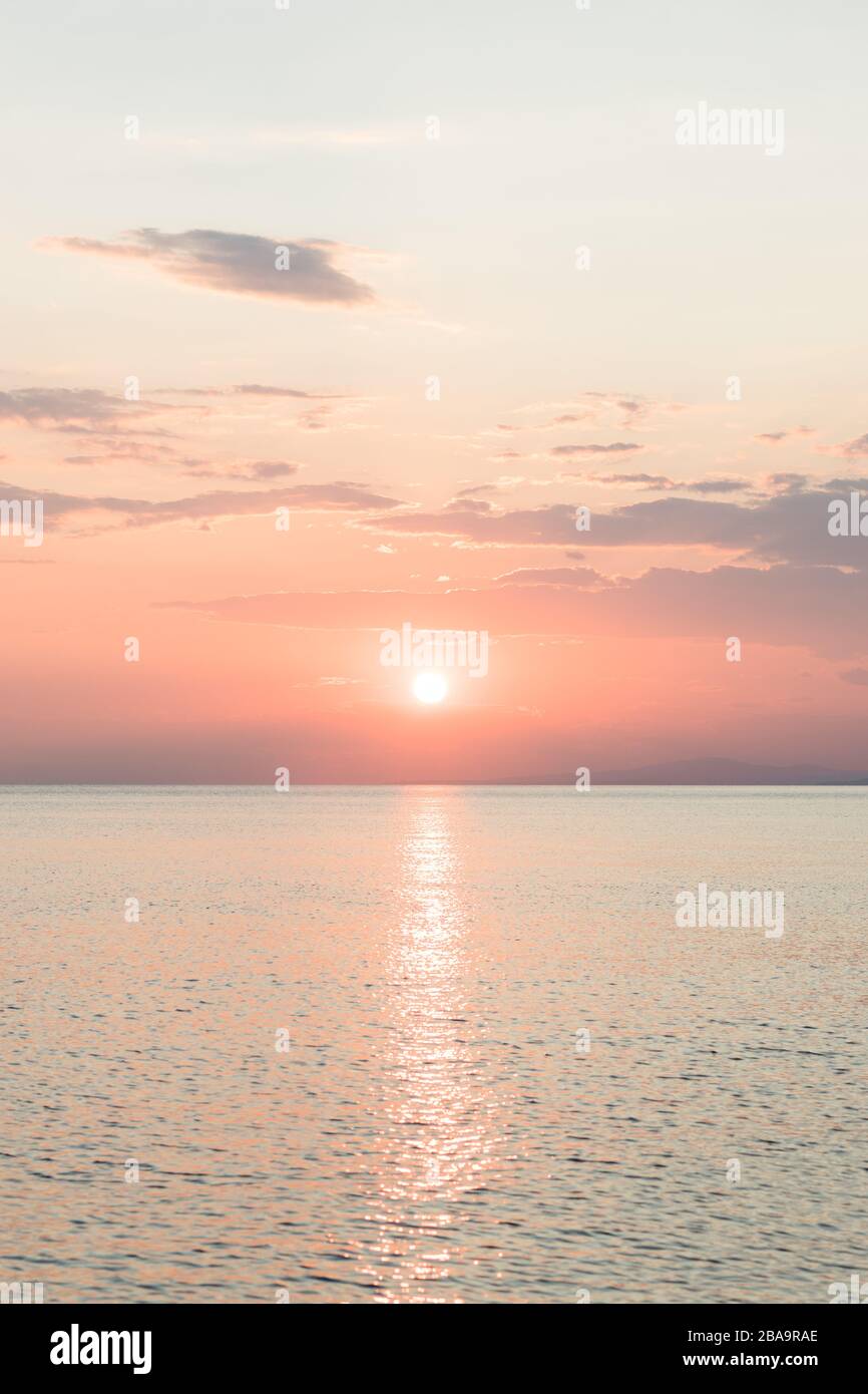 Beautiful scenery peaceful sea hi-res stock photography and images - Alamy