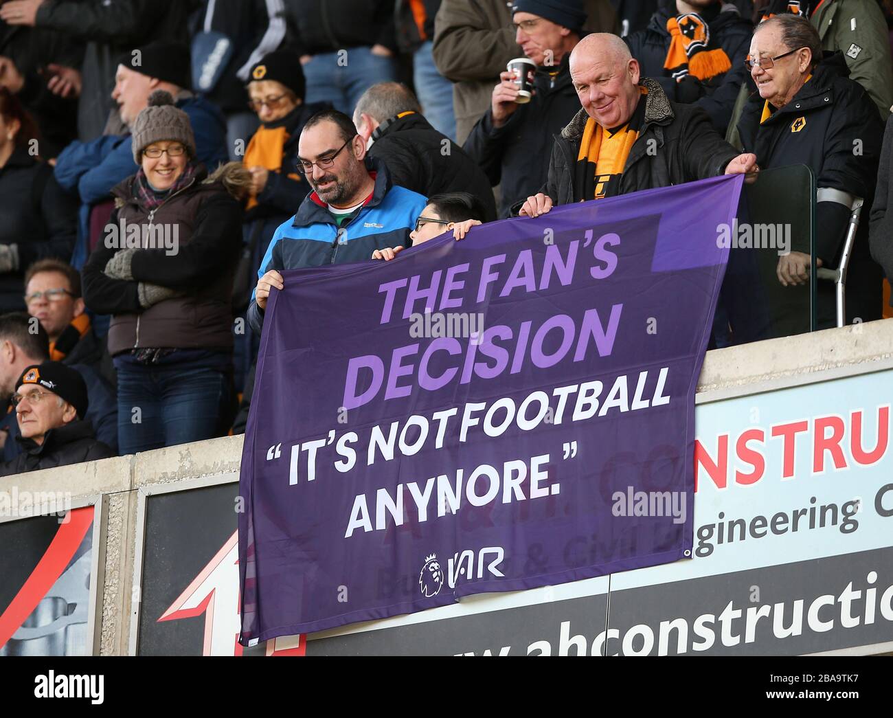 Var football wolves hi-res stock photography and images - Alamy