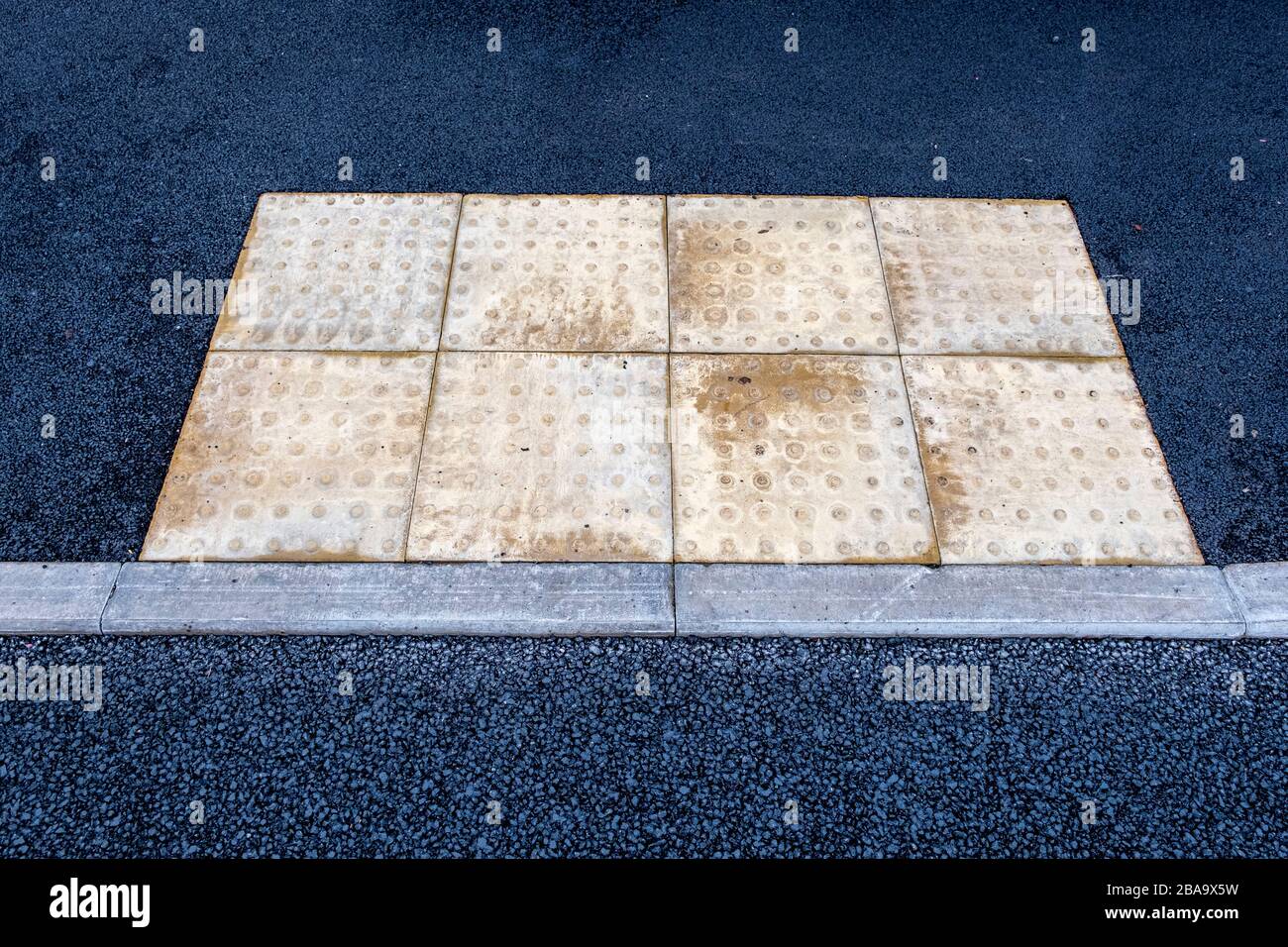 Raised pedestrian crossing hi-res stock photography and images - Alamy