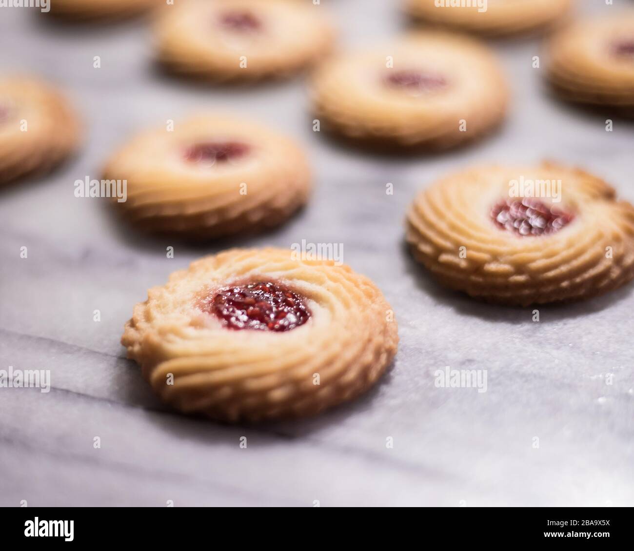 Jam shortbread cookies hi-res stock photography and images - Alamy