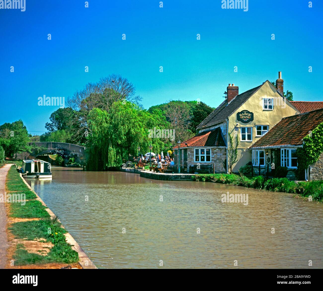 The Barge Inn and Kennet & Avon Canal, Seend Cleeve near Melksham ...