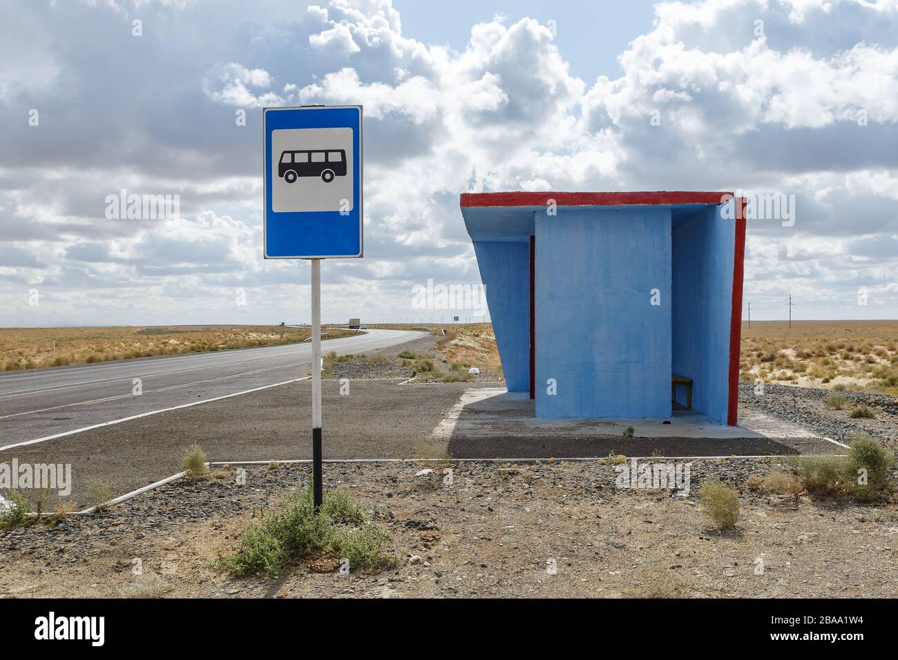 Empty bus stop hi-res stock photography and images - Alamy
