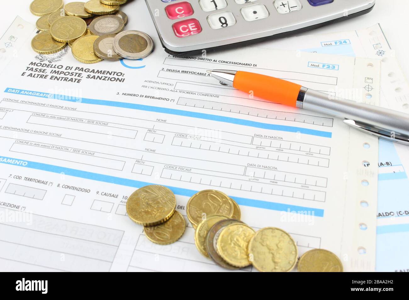 Form F23 / F24 to pay taxes in Italy to the bank. Detail with ...