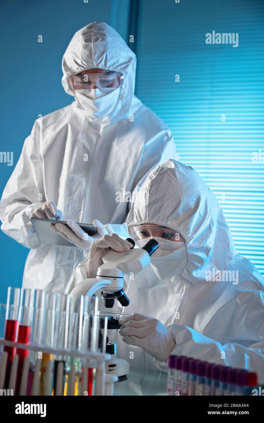 Medical experts to do scientific experiments Stock Photo - Alamy