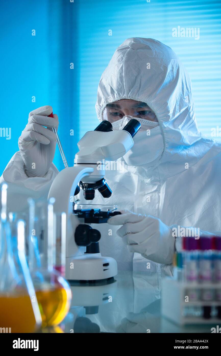 Medical experts to do scientific experiments Stock Photo - Alamy