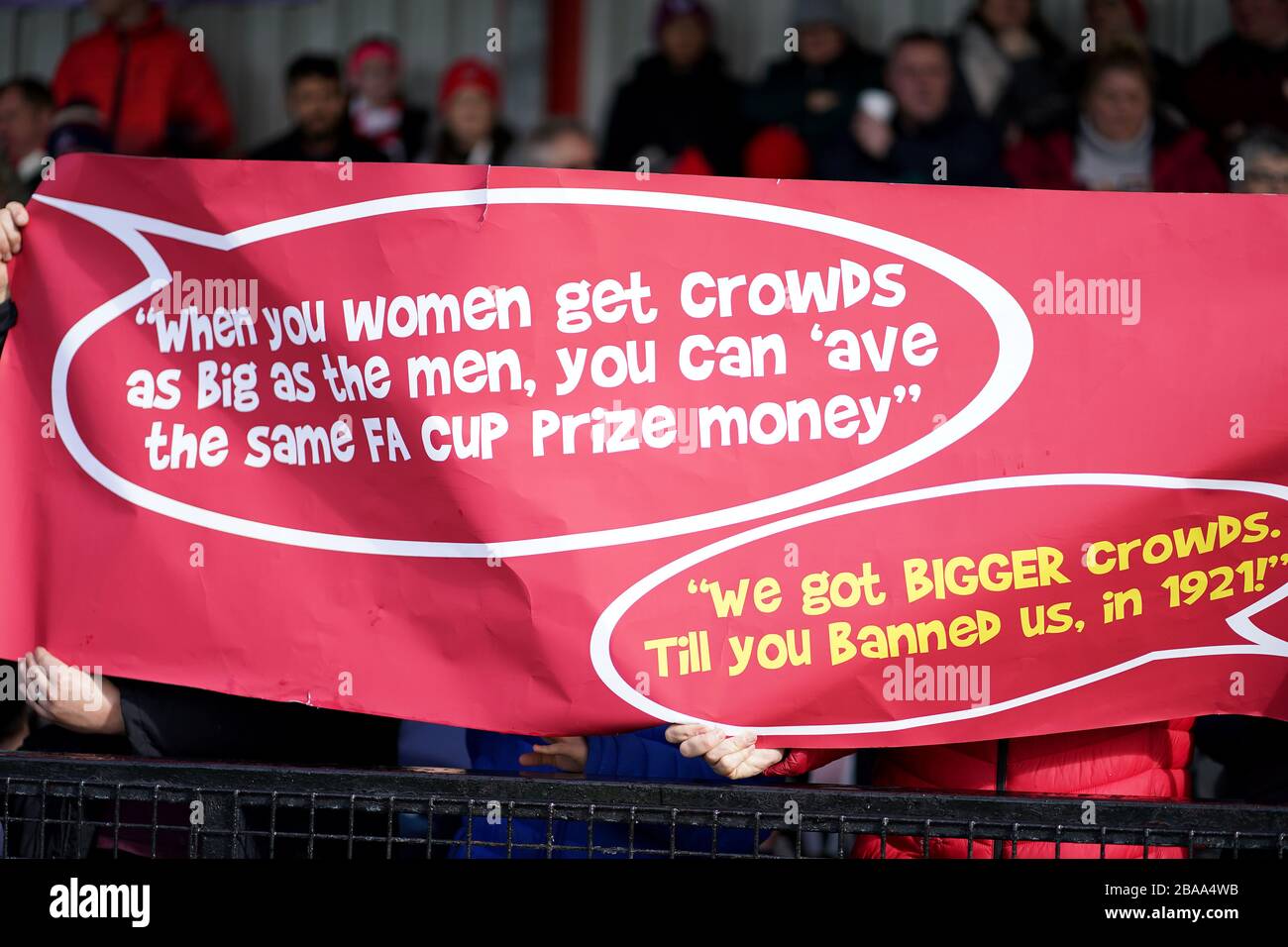 Arsenal fans hi-res stock photography and images - Alamy