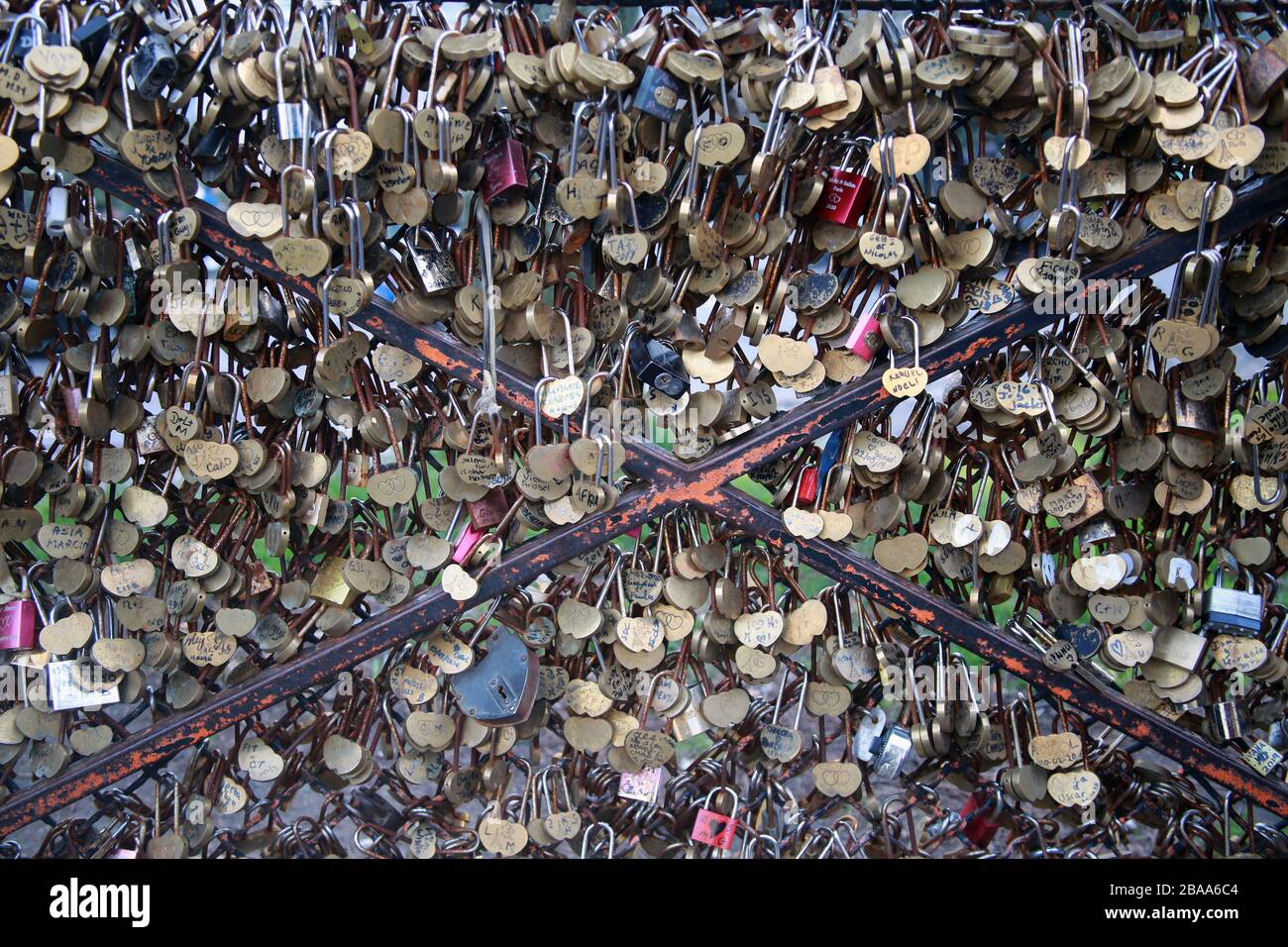 Sacre coeur love locks hi-res stock photography and images - Alamy
