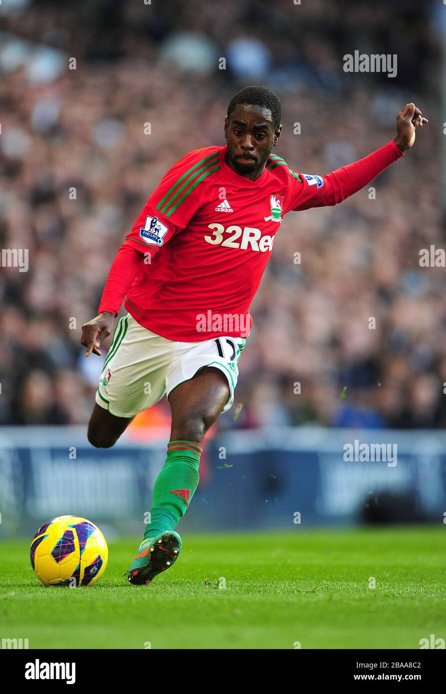 Nathan dyer hi-res stock photography and images - Alamy