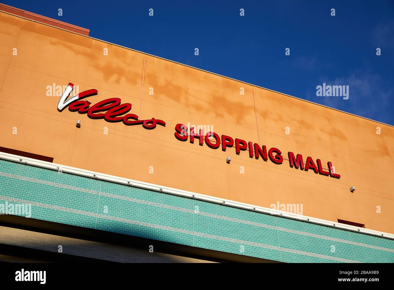Vallco Shopping Mall (1976), shortly before it was demolished in 2019 ...