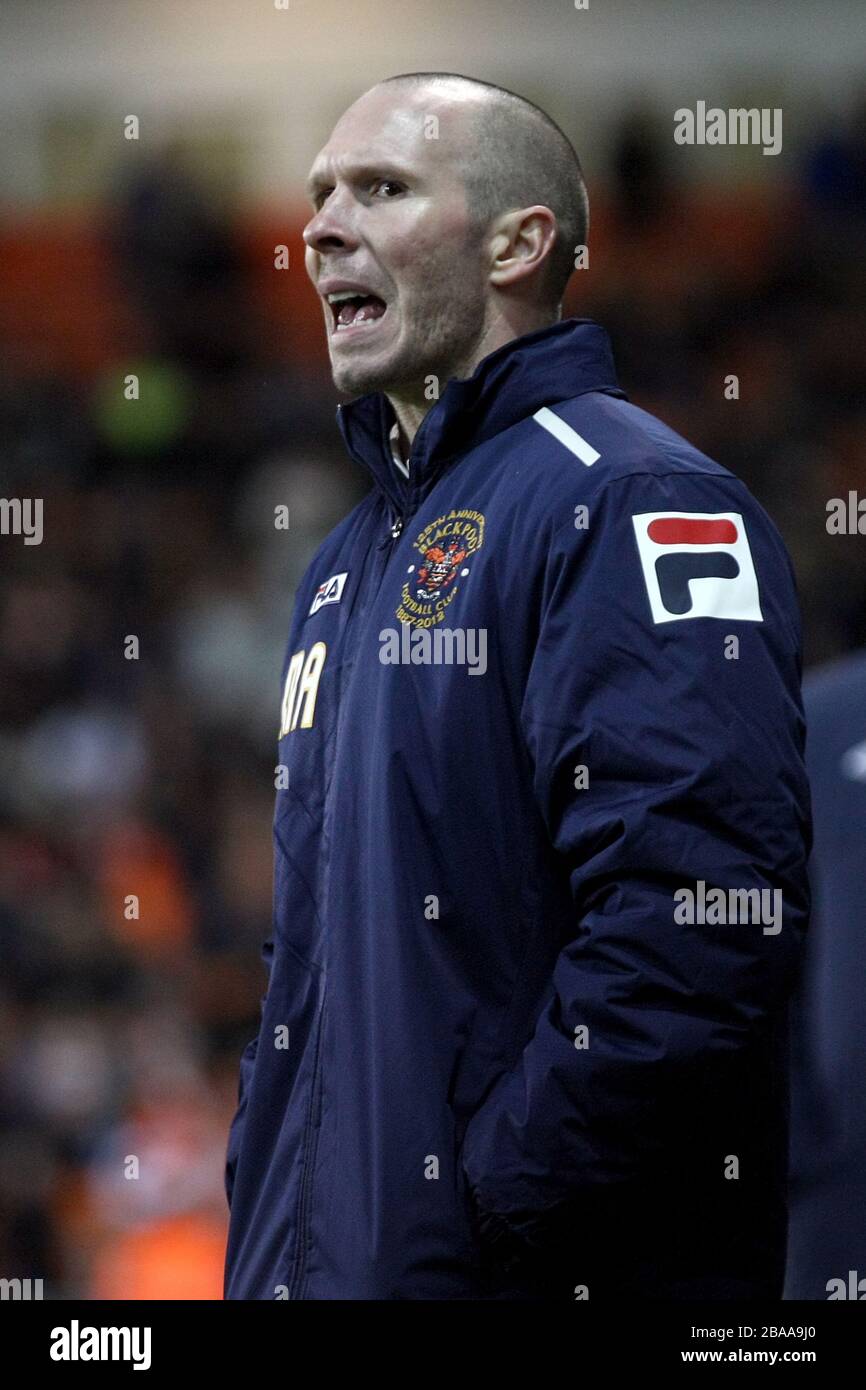 Blackpool manager Michael Appleton on the touchline Stock Photo - Alamy