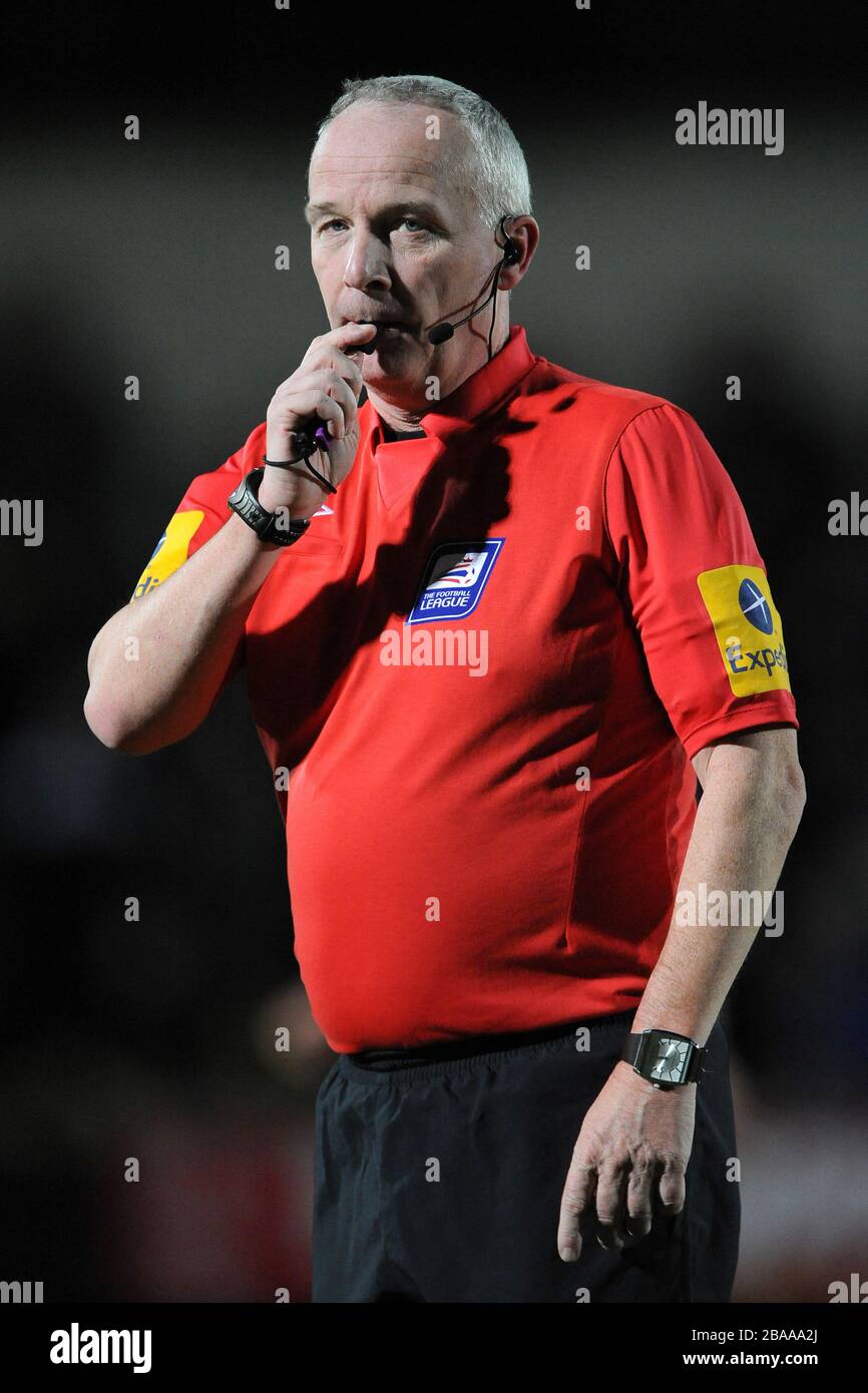 Phil Gibbs, referee Stock Photo - Alamy