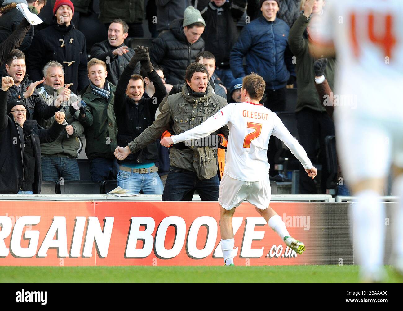 Football milton keynes crowd fans spectators hi-res stock photography ...