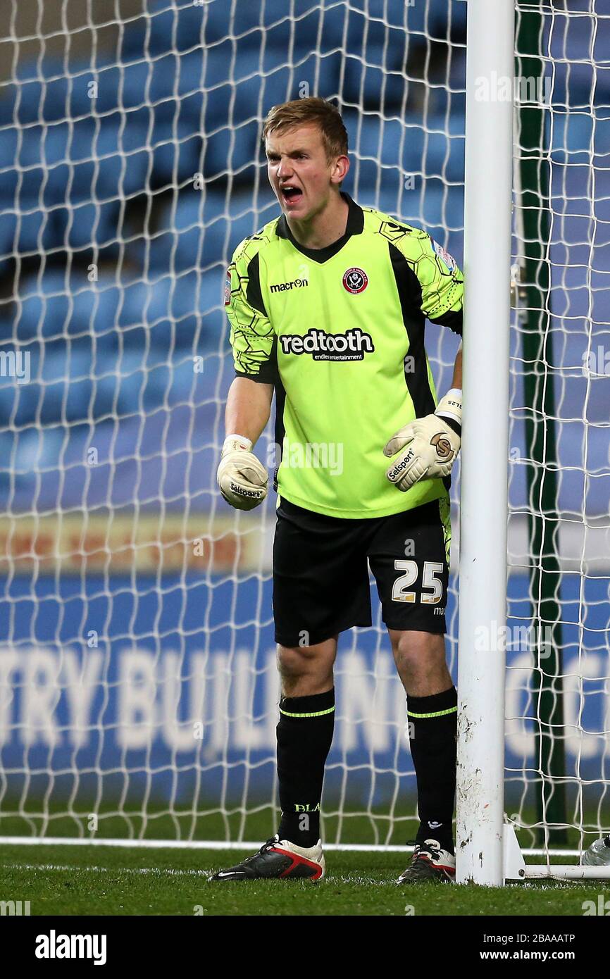 Sheffield United goalkeeper George Long Stock Photo - Alamy