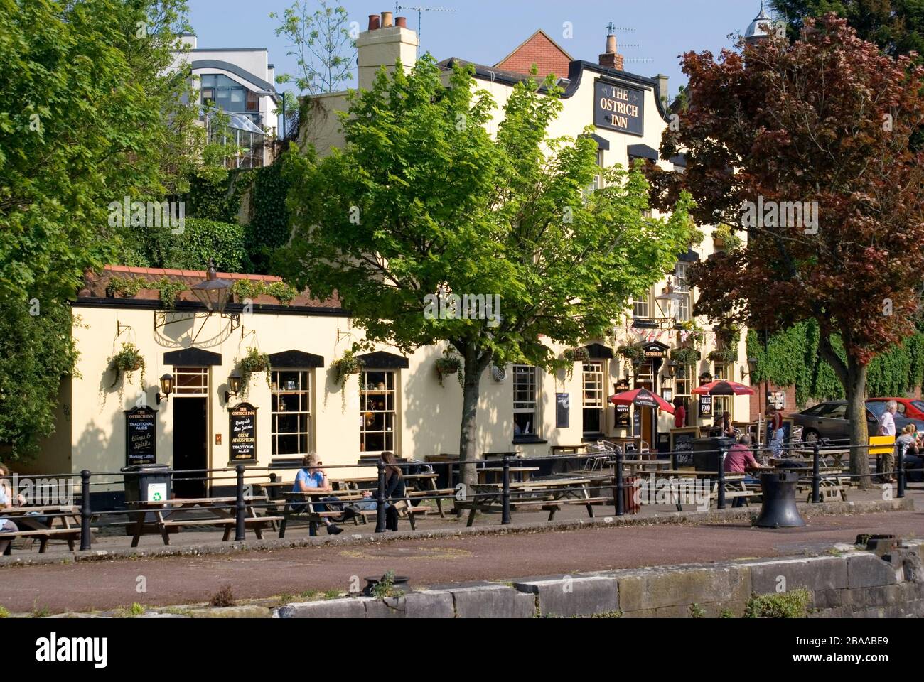Ostrich Inn, Bathurst Basin, Bristol Docks, Bristol Stock Photo - Alamy