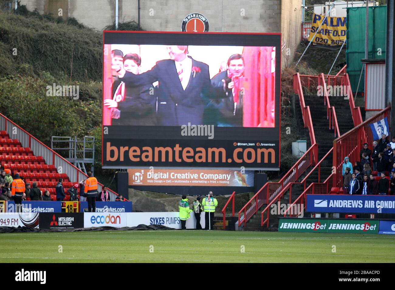Big screen hi-res stock photography and images - Alamy