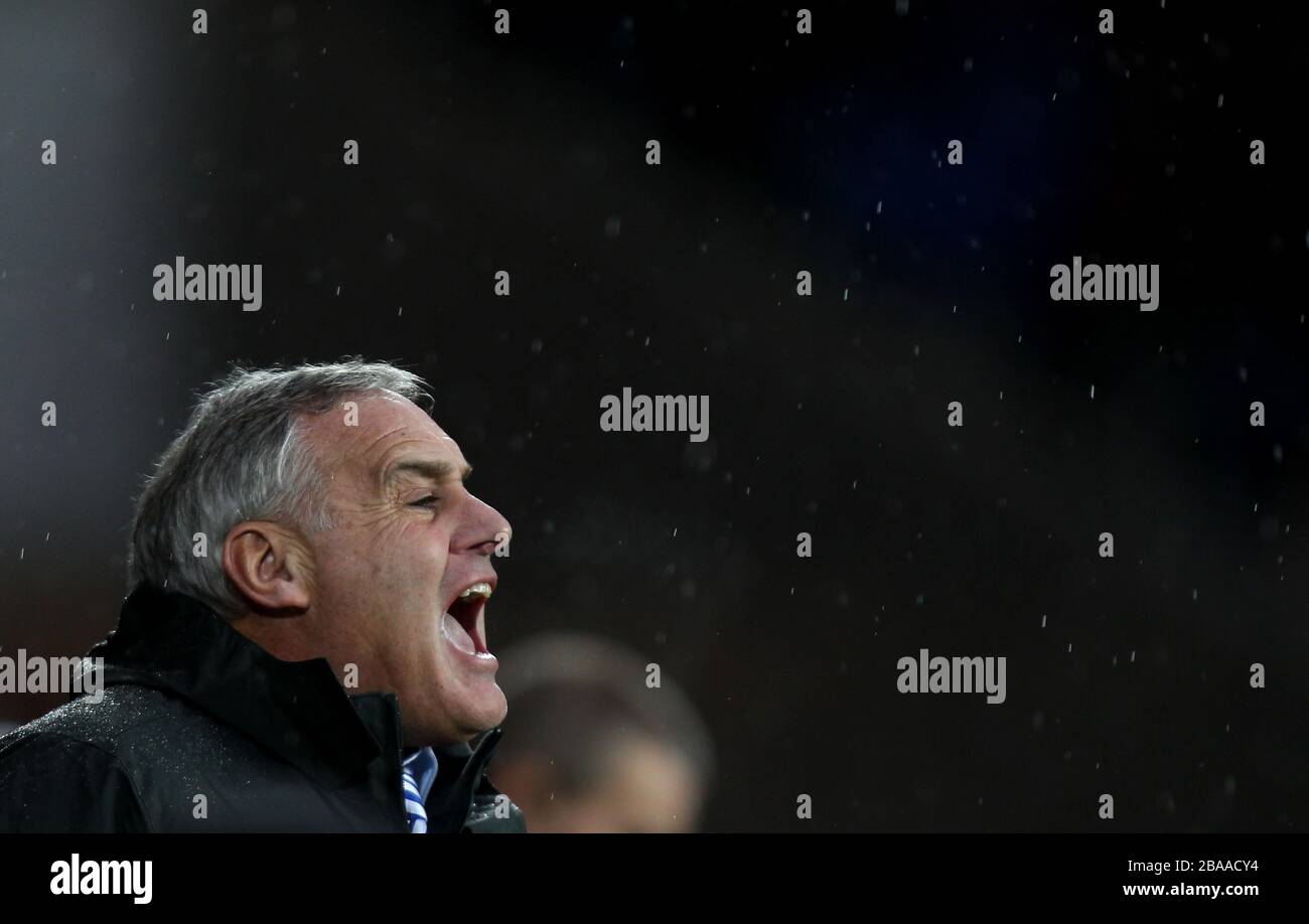 Football manager shouting hi-res stock photography and images - Alamy