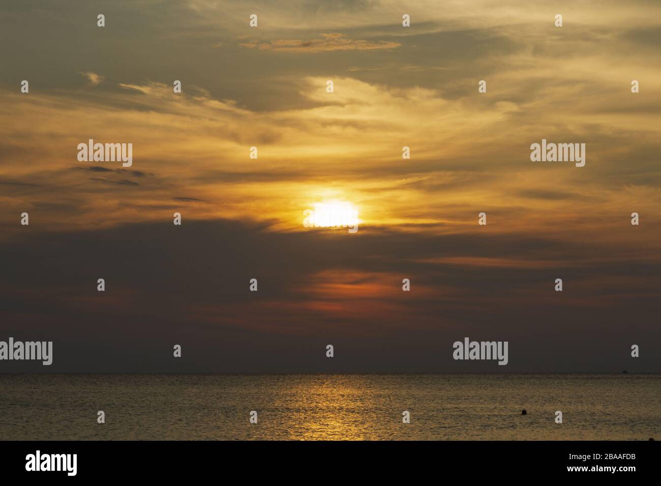 Gorgeous colorful sunset on Caribbean sea, Unforgettable view of Aruba ...
