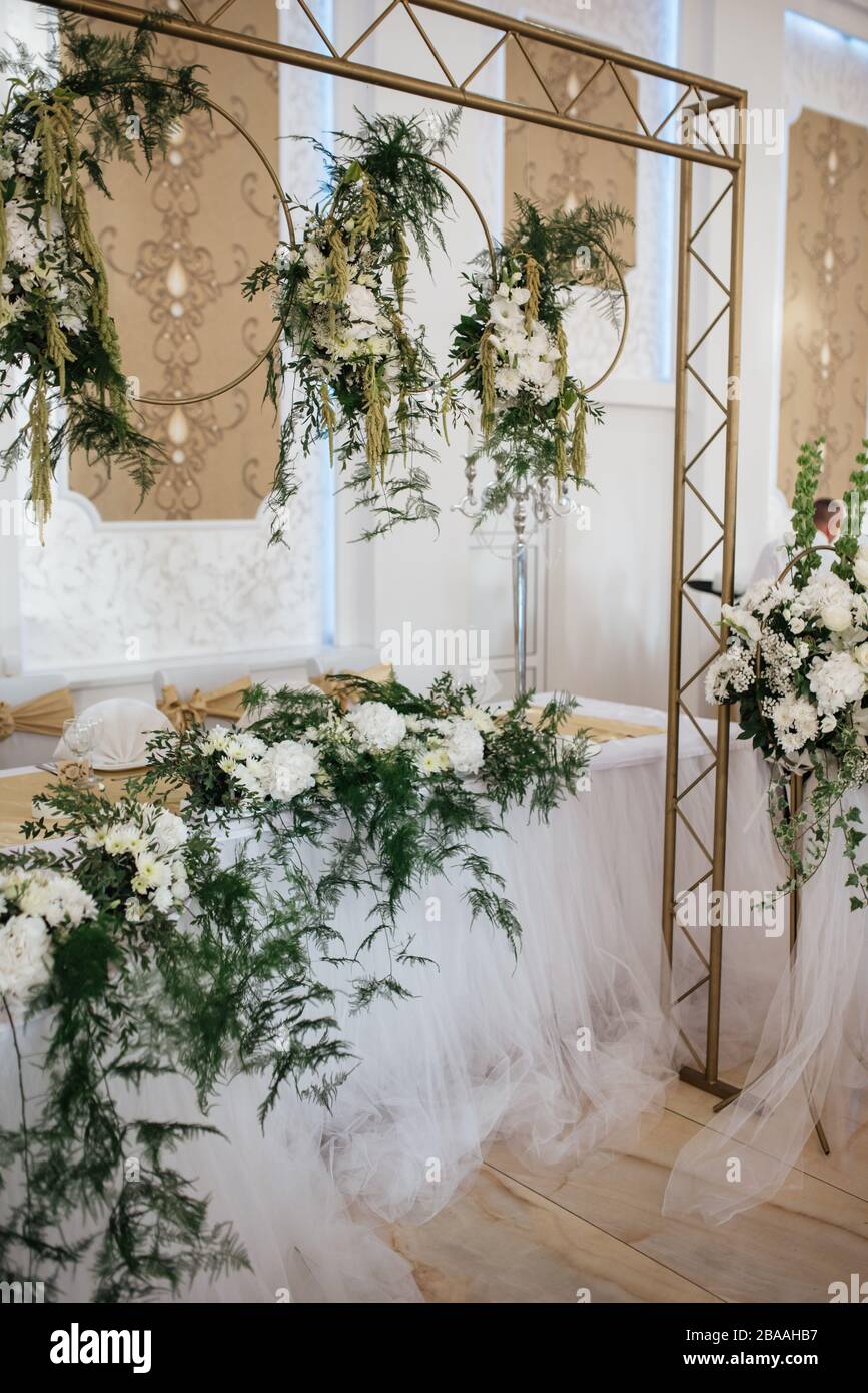 A beautiful floral arrangement for a special event Stock Photo - Alamy