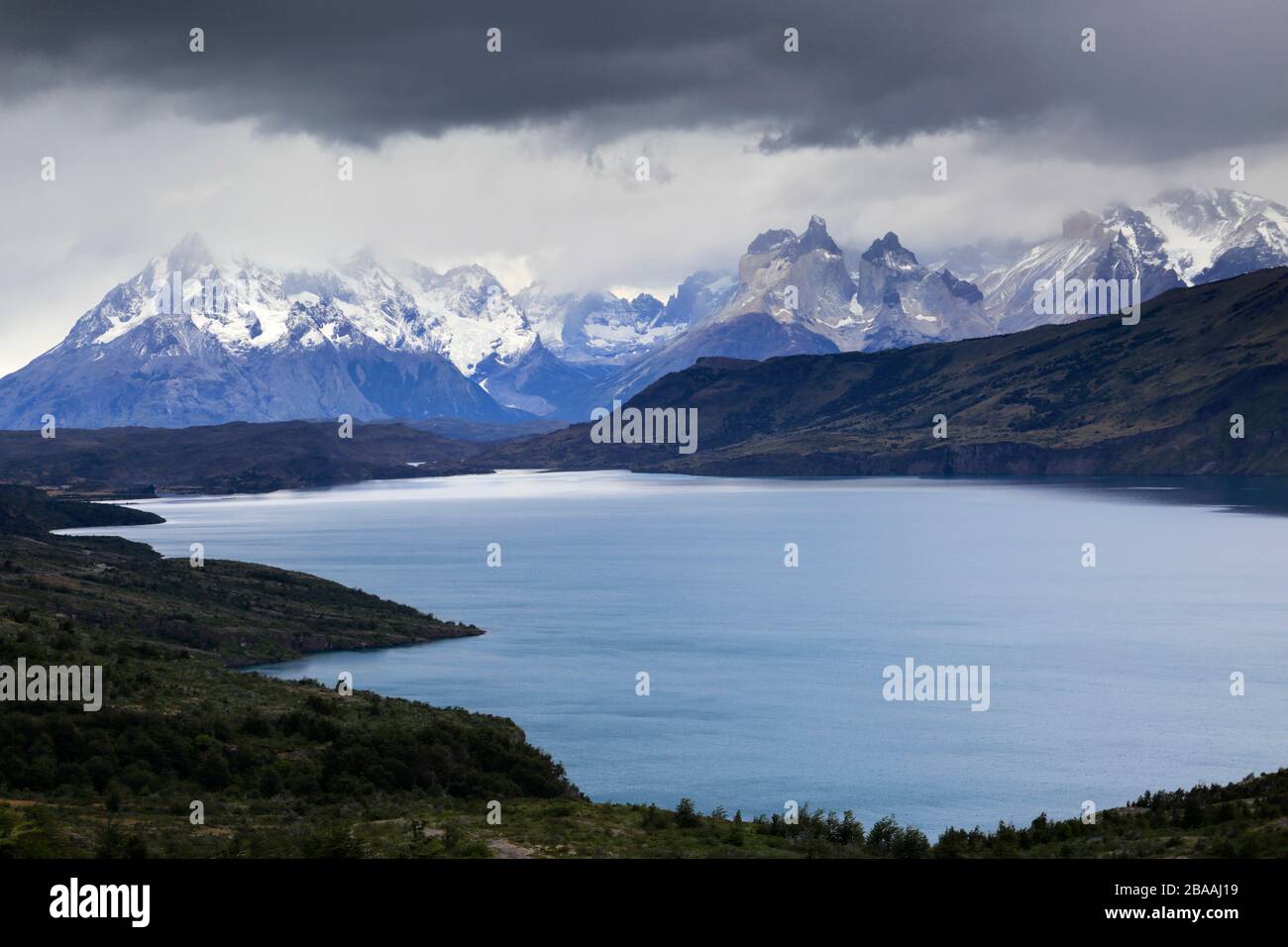 Lago del torro torres de paine hi-res stock photography and images - Alamy