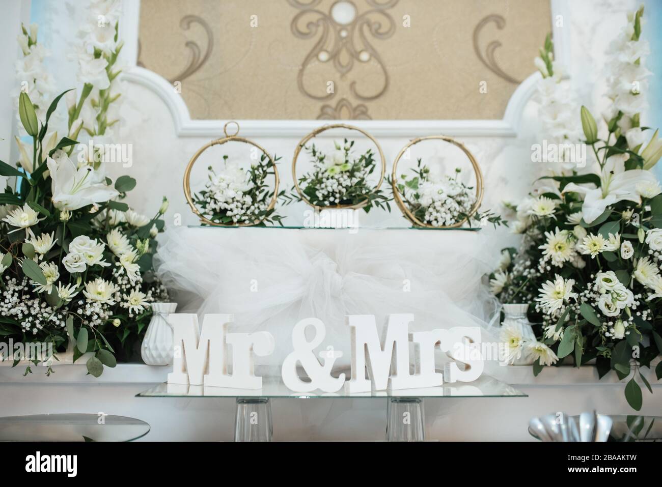 A beautiful floral arrangement for a special event Stock Photo - Alamy