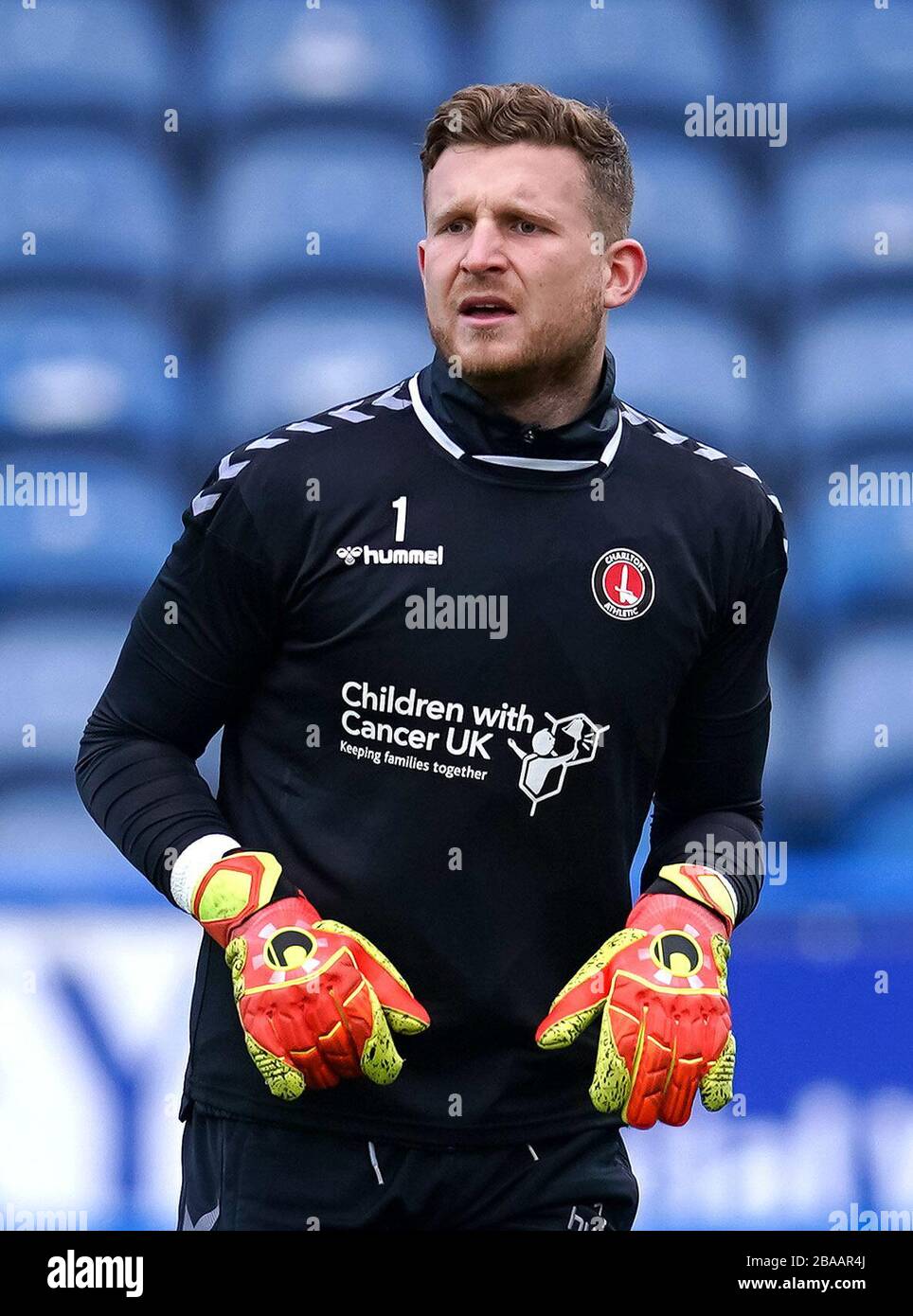 Charlton athletic goalkeeper hi-res stock photography and images - Alamy
