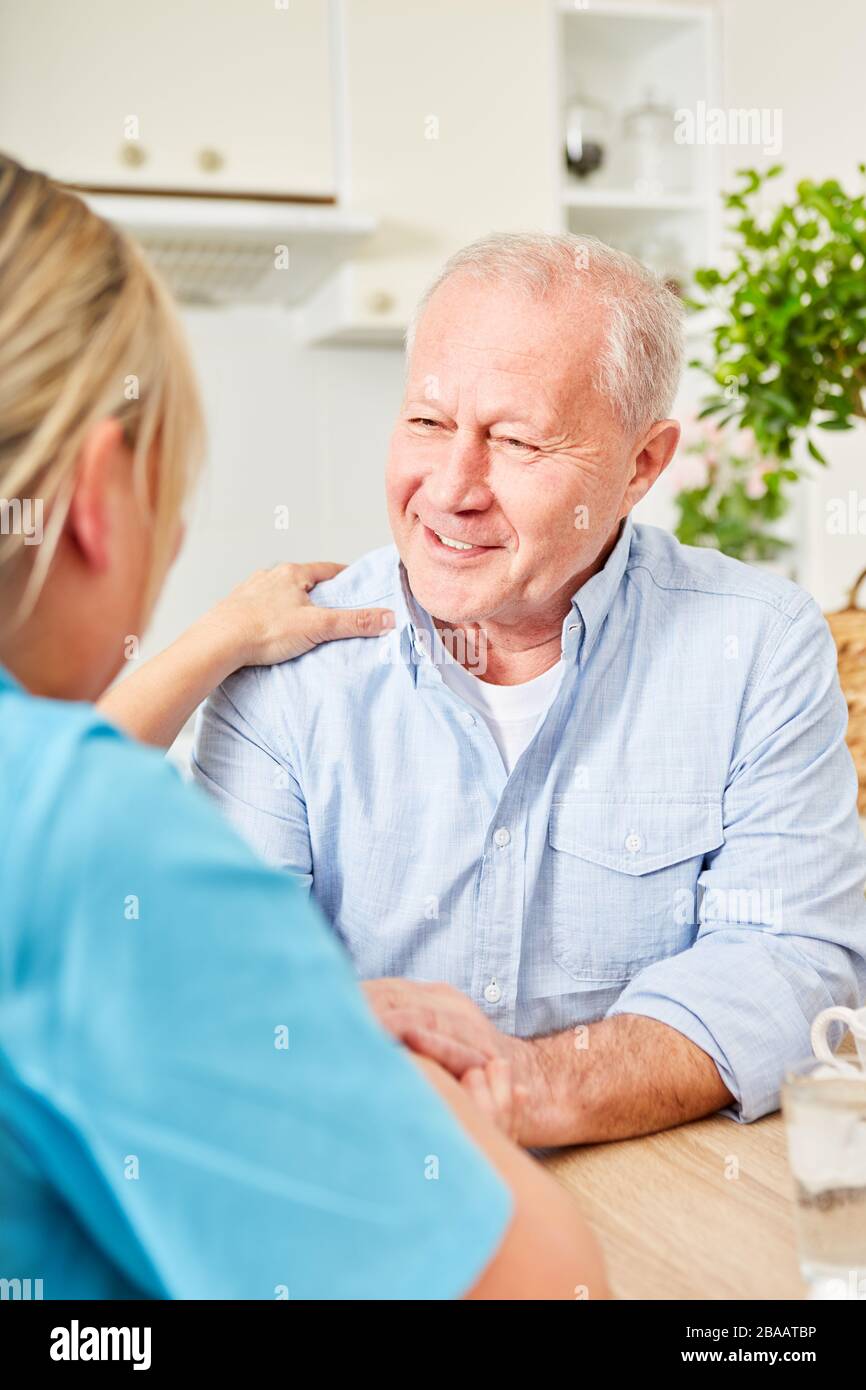 Demented senior man alzheimers hi-res stock photography and images - Alamy