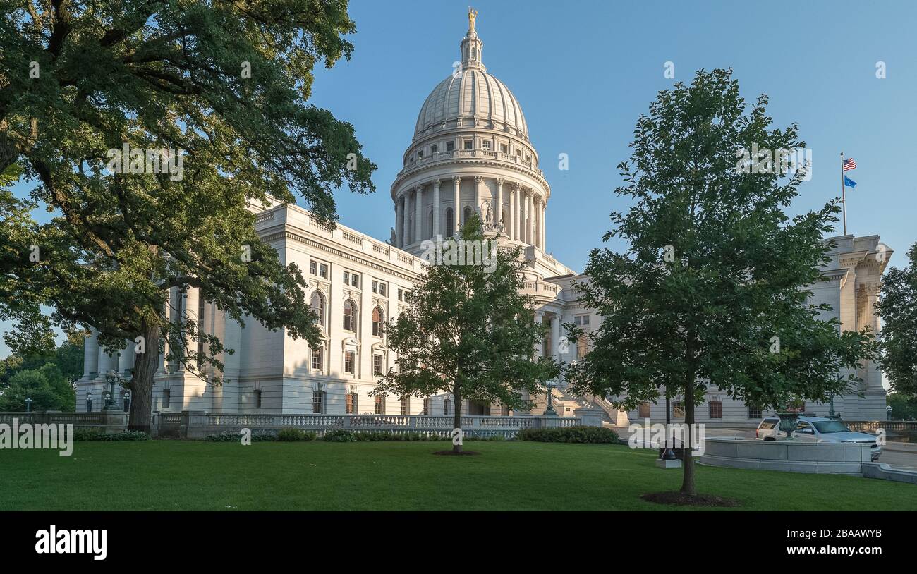 State capitol building hi-res stock photography and images - Alamy