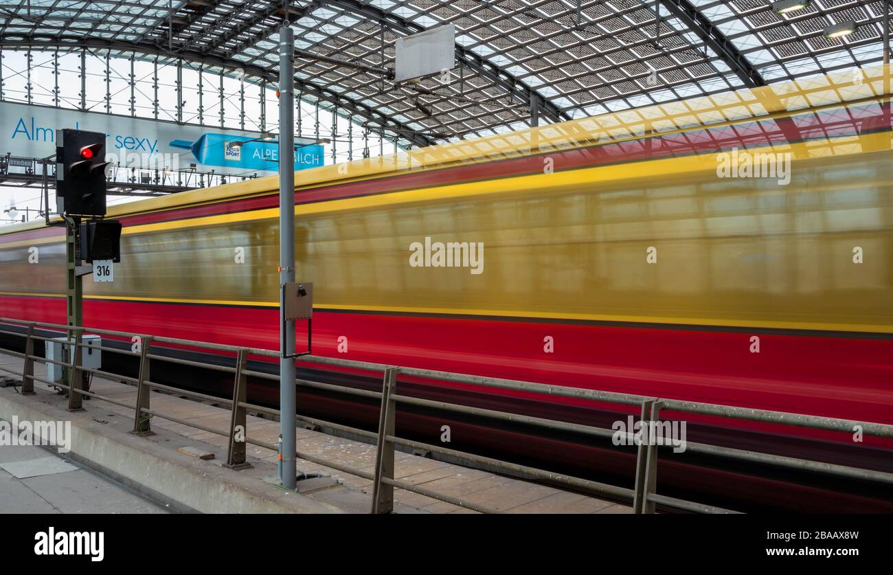 Passenger train at the main station hi-res stock photography and images ...
