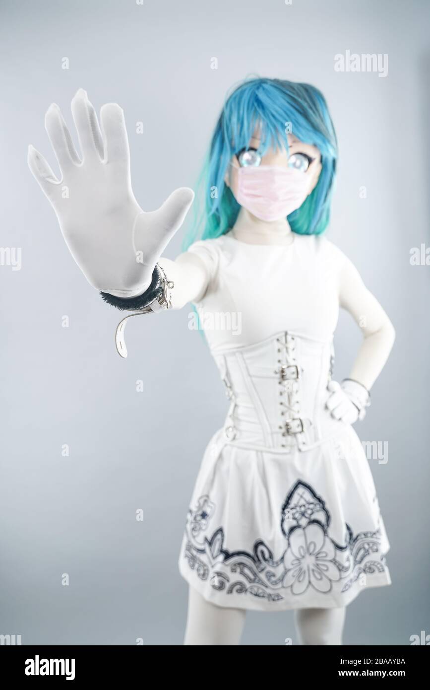 Asian or Chinese cosplay women do not want to have the flu, the colona ...