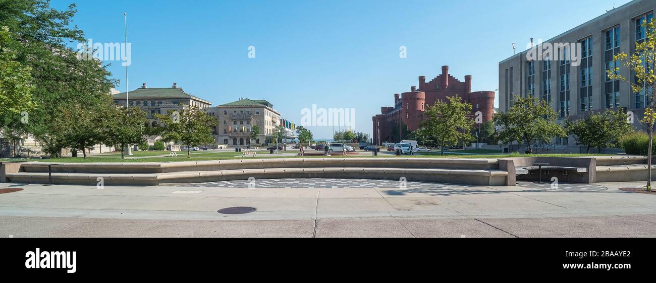 Square before University Buildings, University of Wisconsin, Madison ...