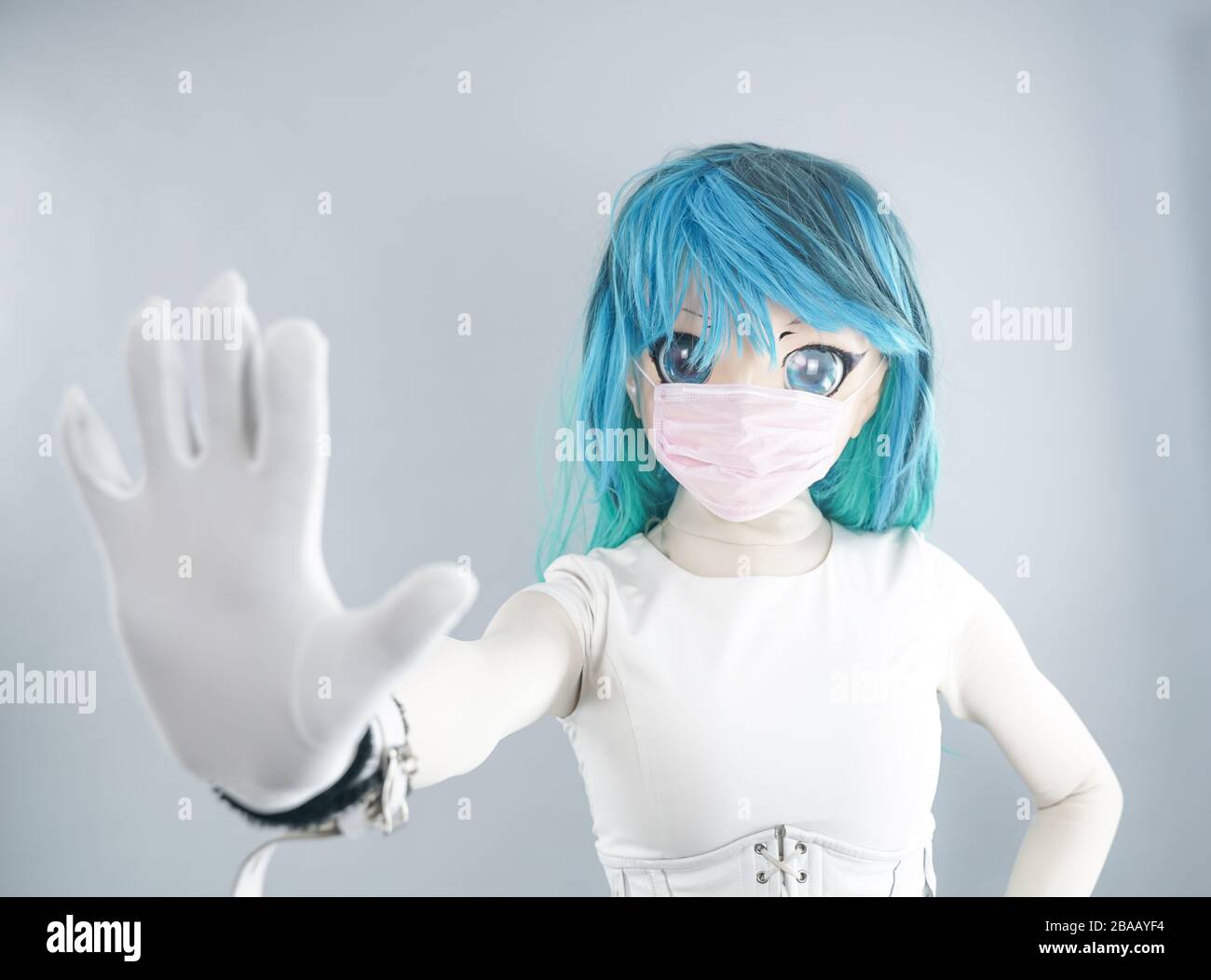 Asian or Chinese cosplay women do not want to have the flu, the colona ...